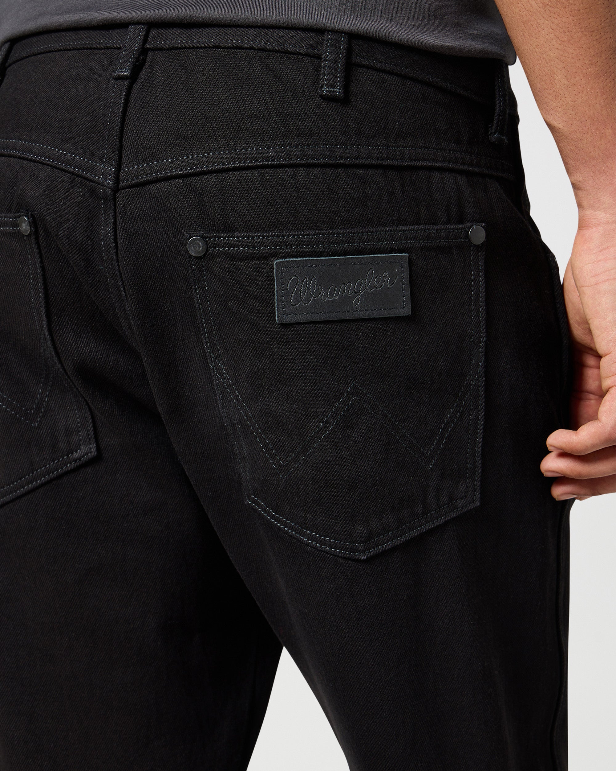 Wrangler Frontier Relaxed Straight Mens Jeans - Jet Wash – JEANSTORE