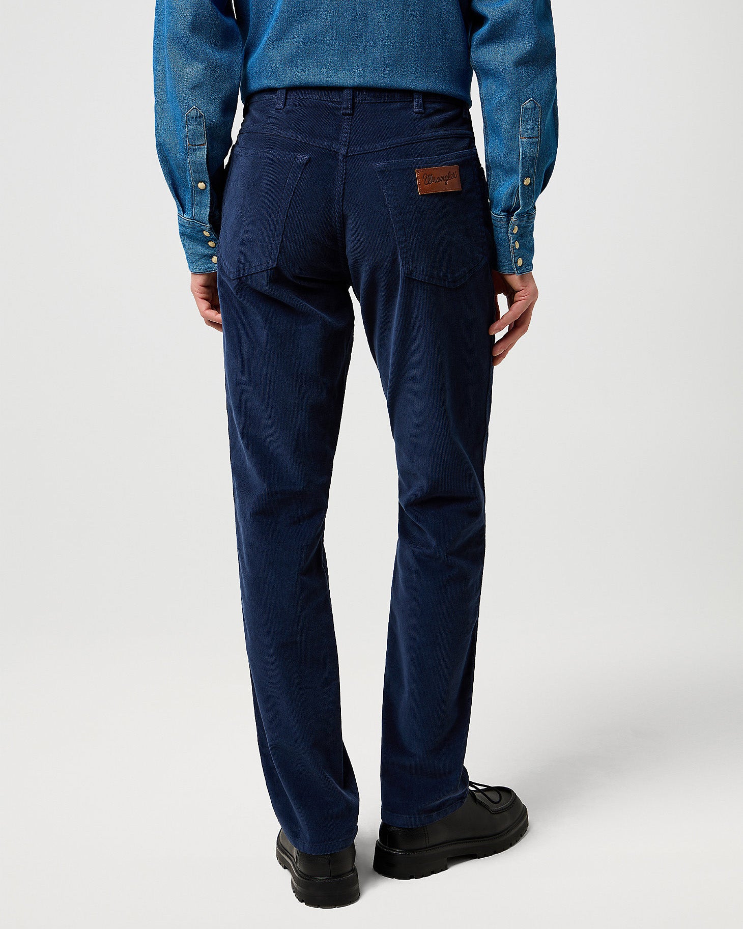Wrangler Texas SLIM Mens Cords - Mood Indigo – JEANSTORE