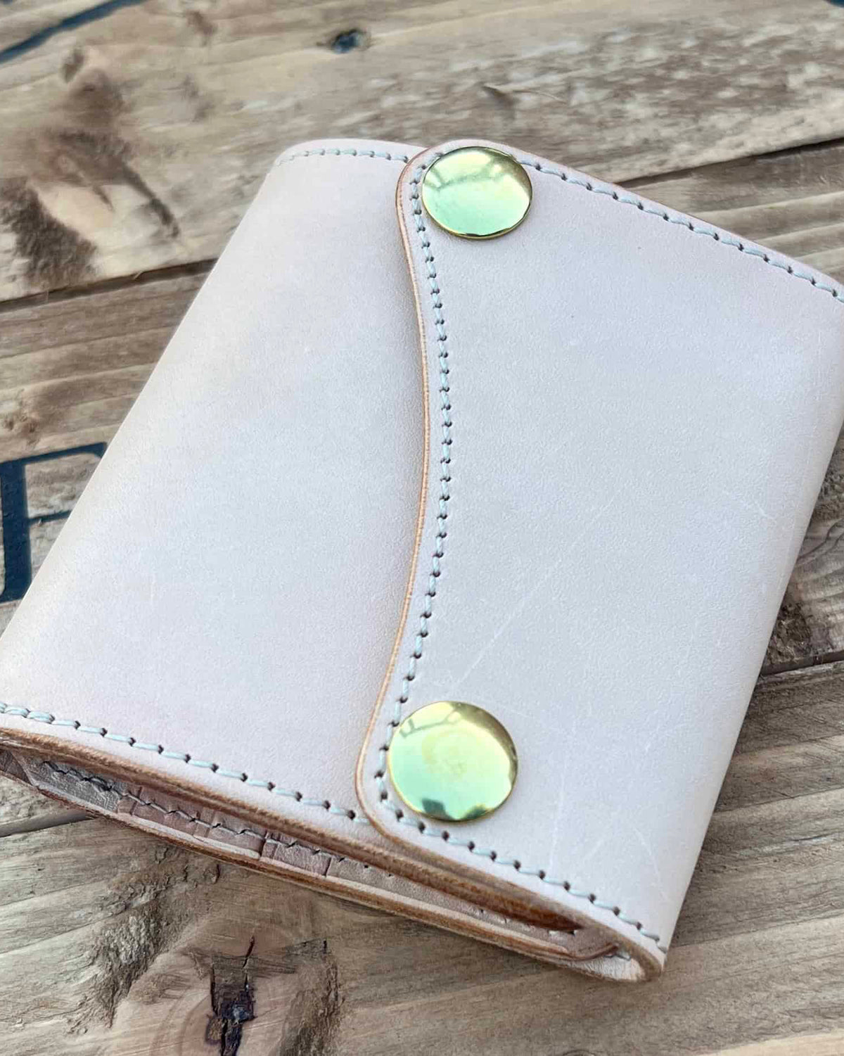 Barnes and Moore Sportsman Mid Leather Wallet - Silver Series Natural ...