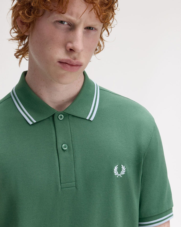 Fred Perry Twin Tipped Polo Shirt - Sport Green / Track Blue – JEANSTORE